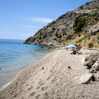 Plaza Vruja 🏖️ Split-Dalmatien, Kroatien - detaillierte Funktionen ...