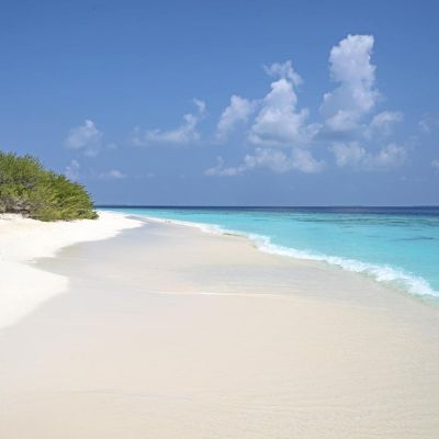 Hulhumeedhoo Beach 🏖️ Manadhoo, Shaviyani-Atoll, Malediven ...