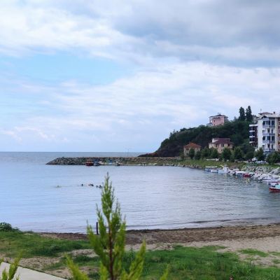 Kalecik Beach 🏖️ Trabzon, Türkei - detaillierte Funktionen, Karte, Fotos